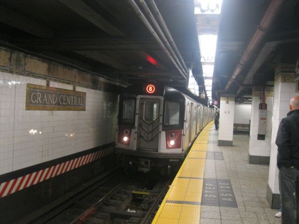 Pelham Bay Park bound 6 Train @ Grand Central Terminal: The CityRails Transit Photo Archive
