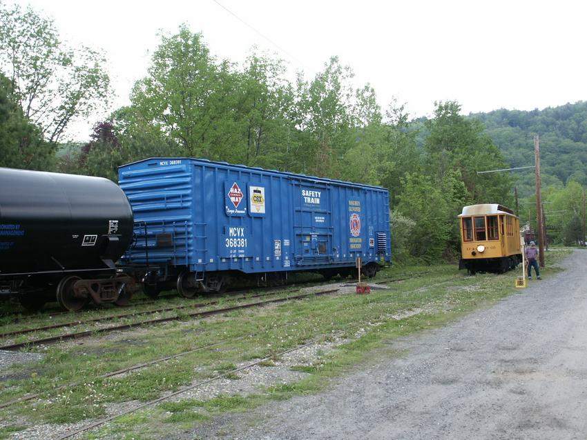 SFTM safety train side view: The CityRails Transit Photo Archive
