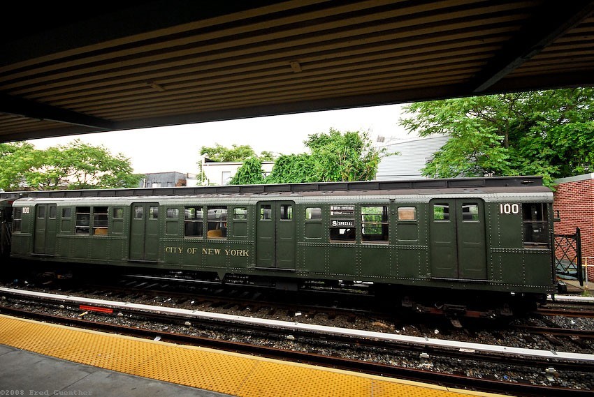 R1/R9 IND Train at Rockaway Park, NYC: The CityRails Transit Photo Archive