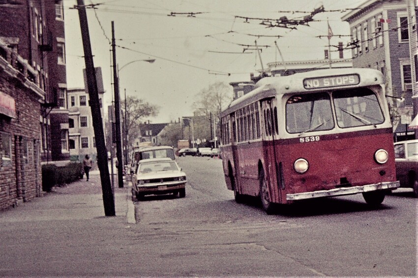 Pullman Trackless Trolley: The CityRails Transit Photo Archive